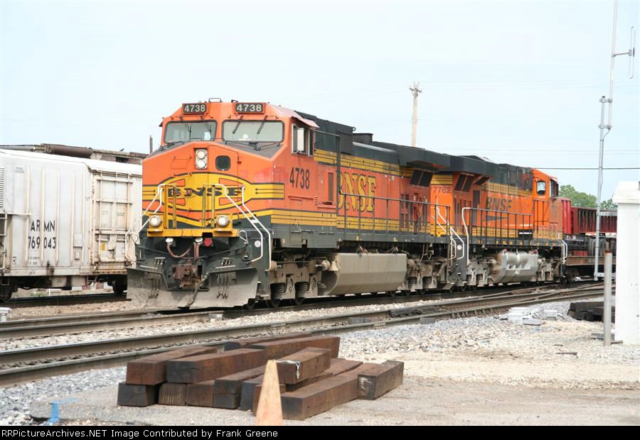 BNSF 4738 on northbound intermodal.